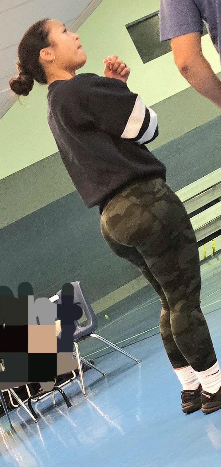 More of slim thicc milf. OC. - Forum