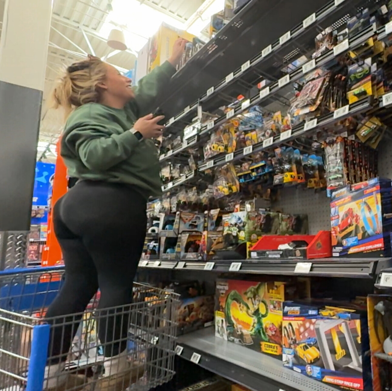 Short MILF PAWG at the store - Spandex, Leggings & Yoga Pants - Forum