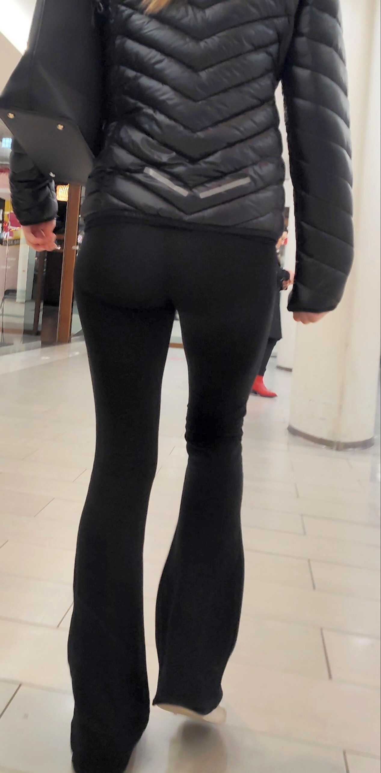 Super bubble on a skinny student (BBL or real?) - Spandex, Leggings ...