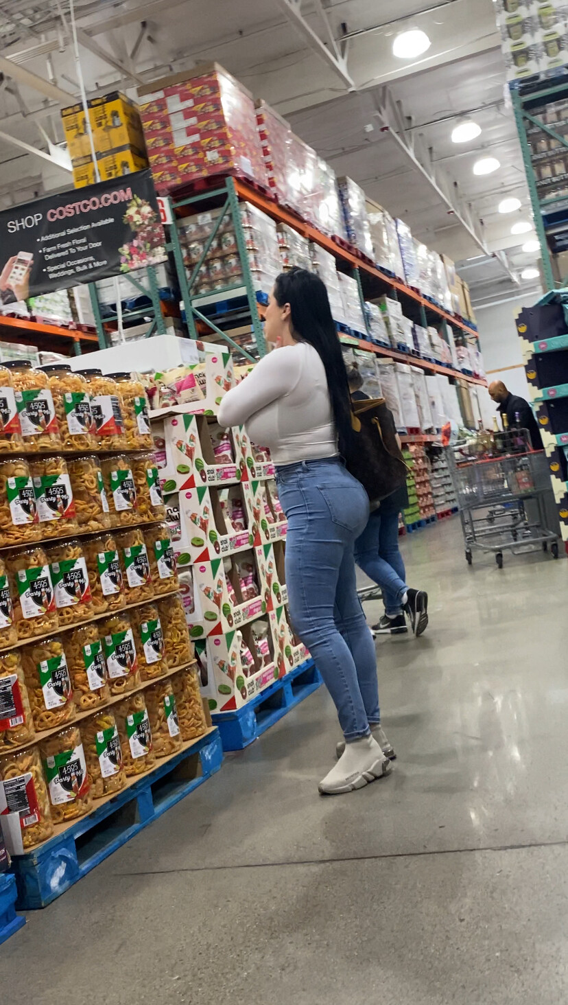 Busty+BBL - Tight Jeans - Forum