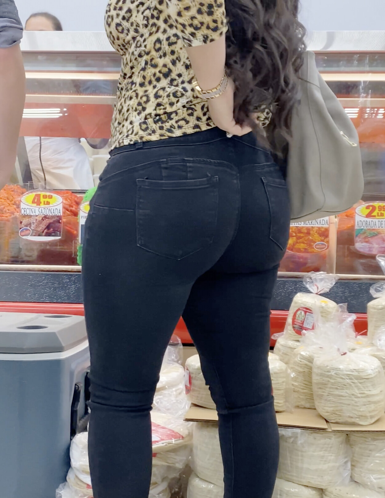 Latin Mami - Tight Jeans - Forum