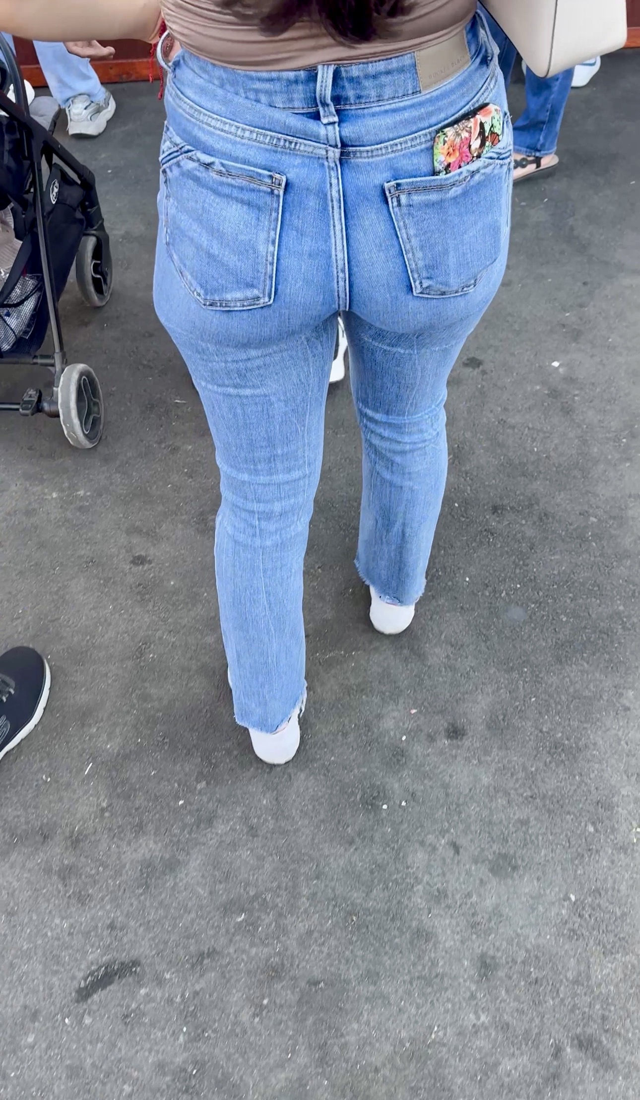 One Of My Best Caps In A While: A Tight Latina OC - Tight Jeans - Forum