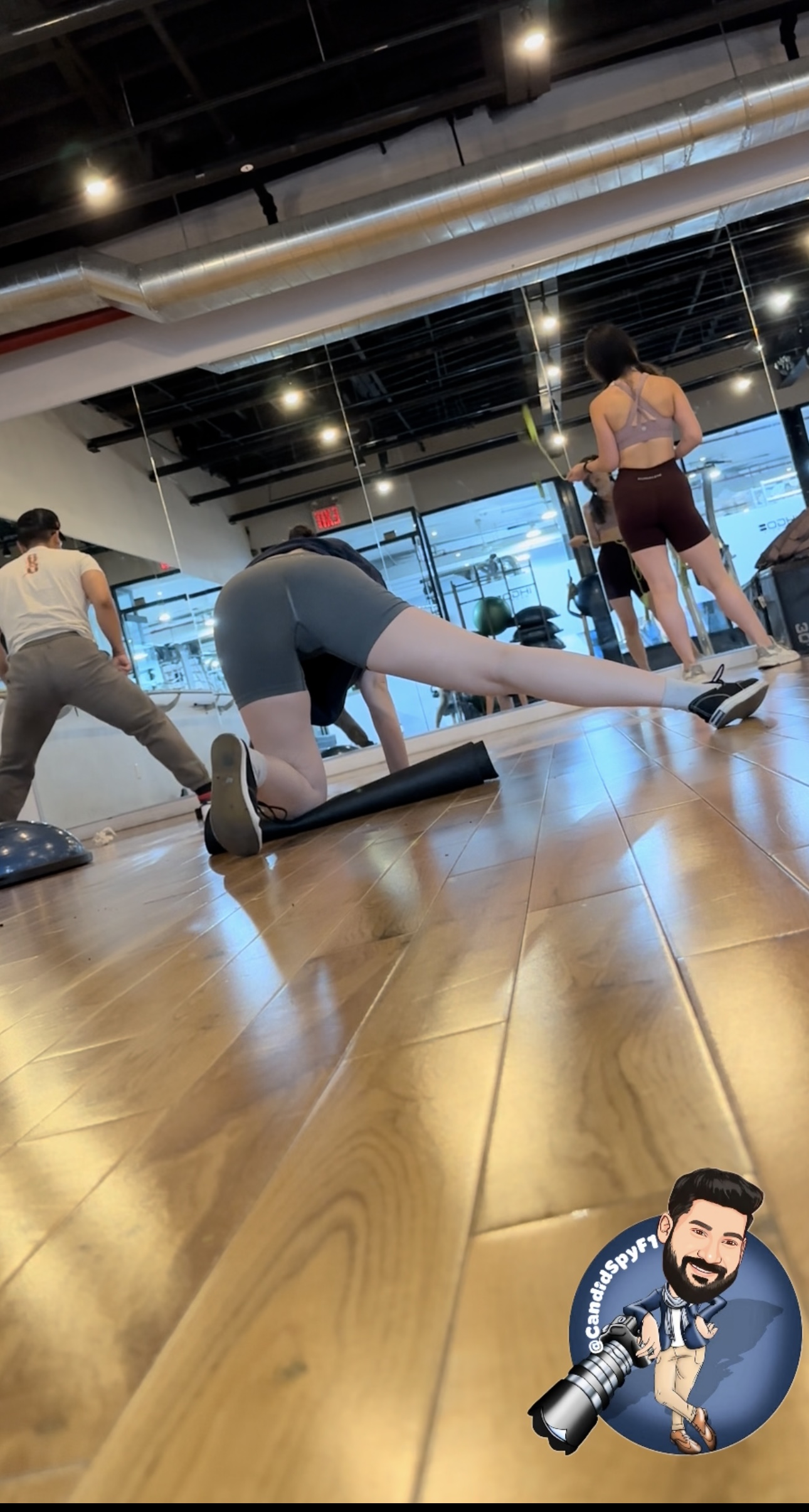 Yoga girl doing stretching (OC) - Spandex, Leggings & Yoga Pants - Forum