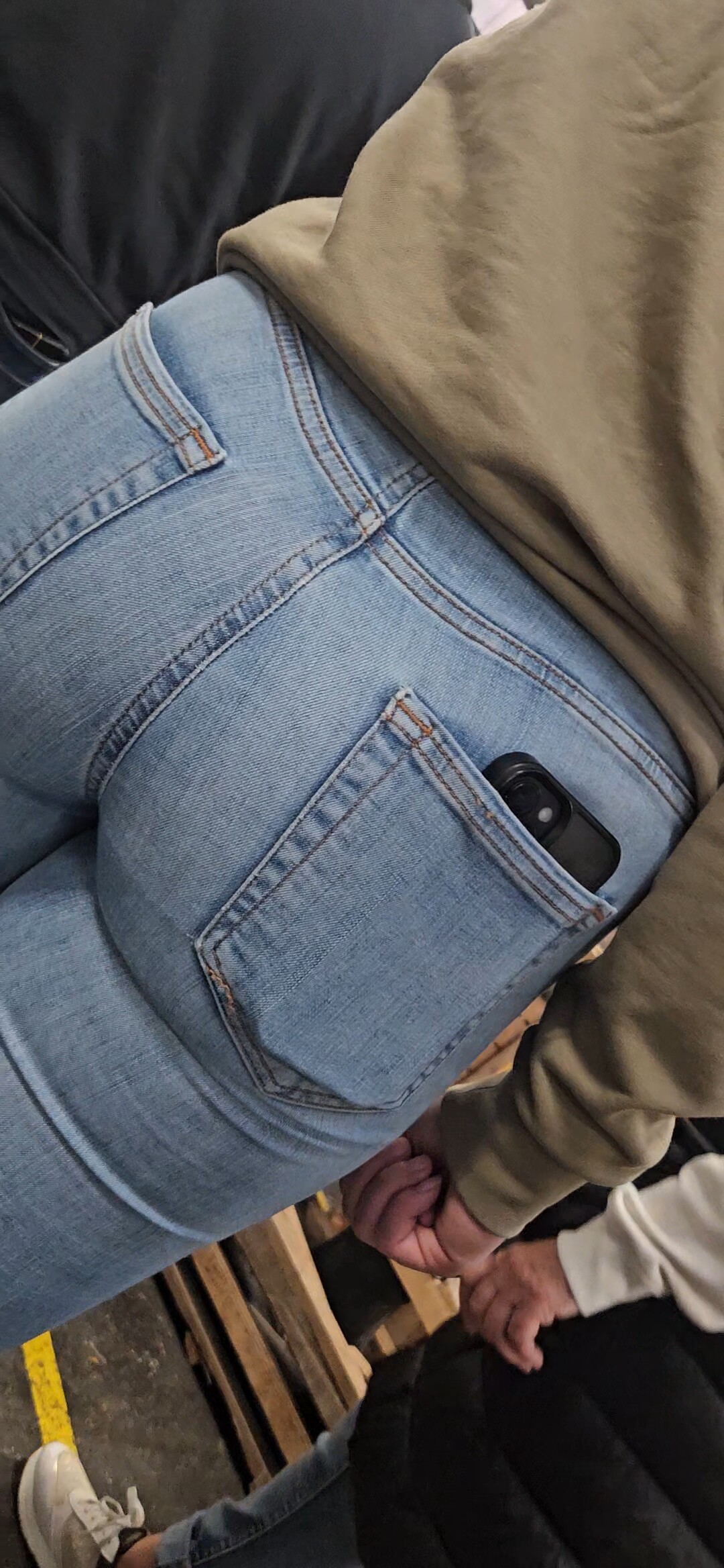 😛😛😛 cute tight ass in light blue jeans OC - Tight Jeans - Forum