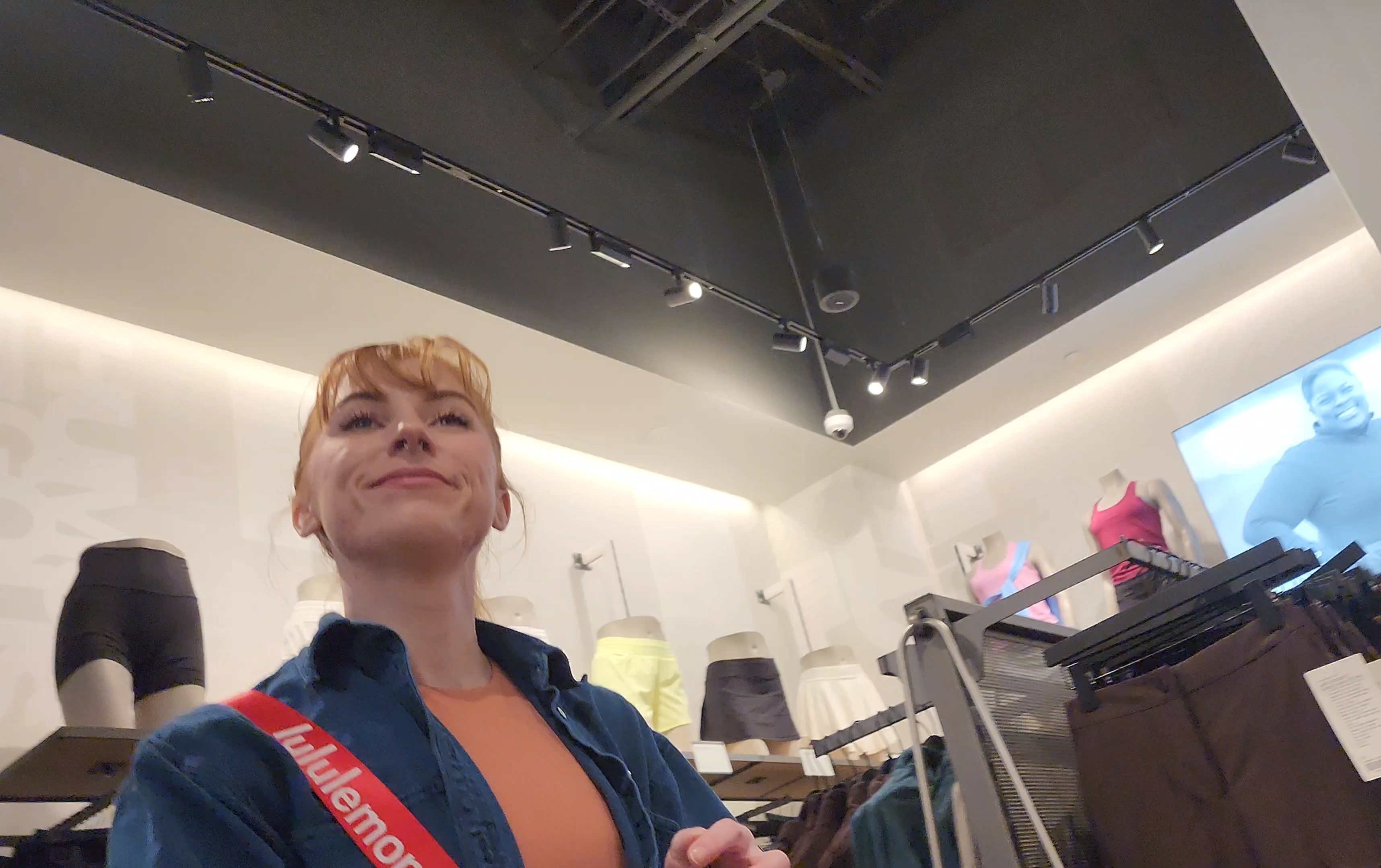 Beautiful Lululemon worker - Spandex, Leggings & Yoga Pants - Forum