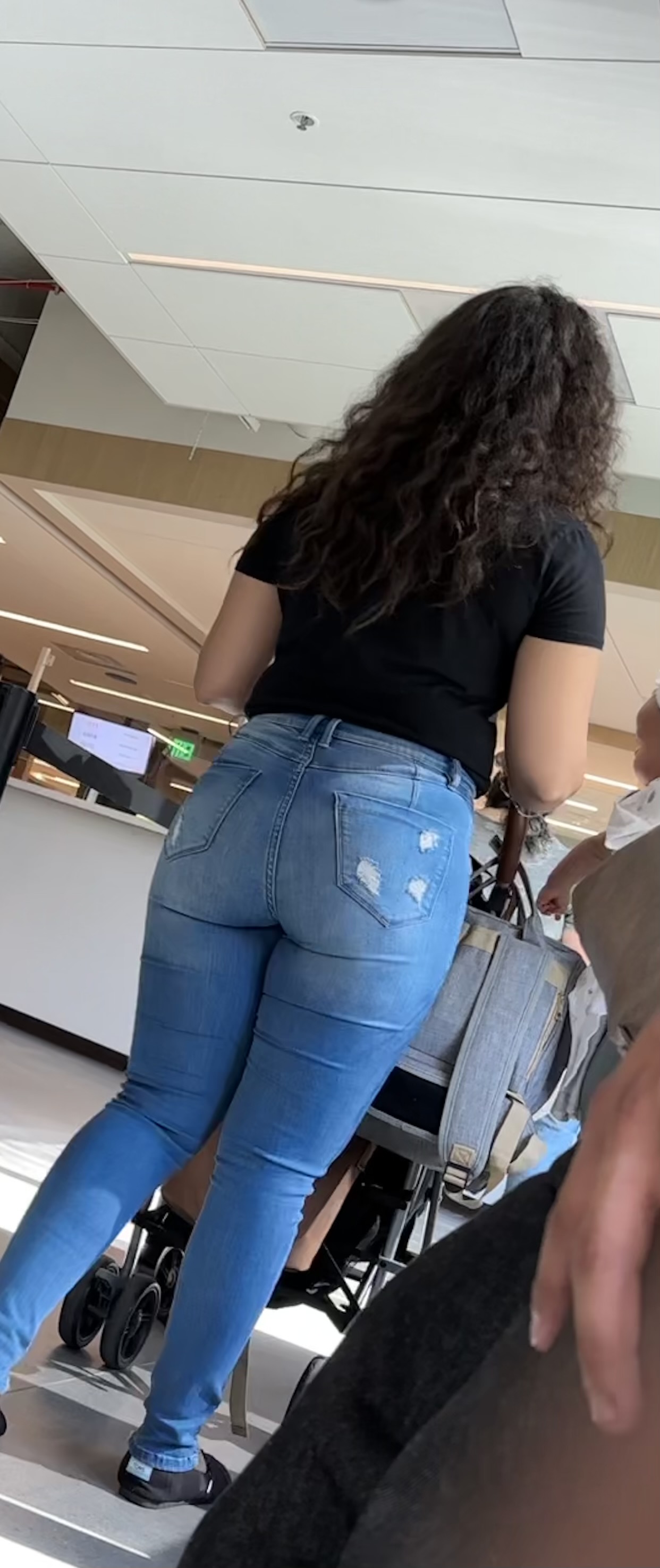 Thicc Latina In Jeans Tight Jeans Forum