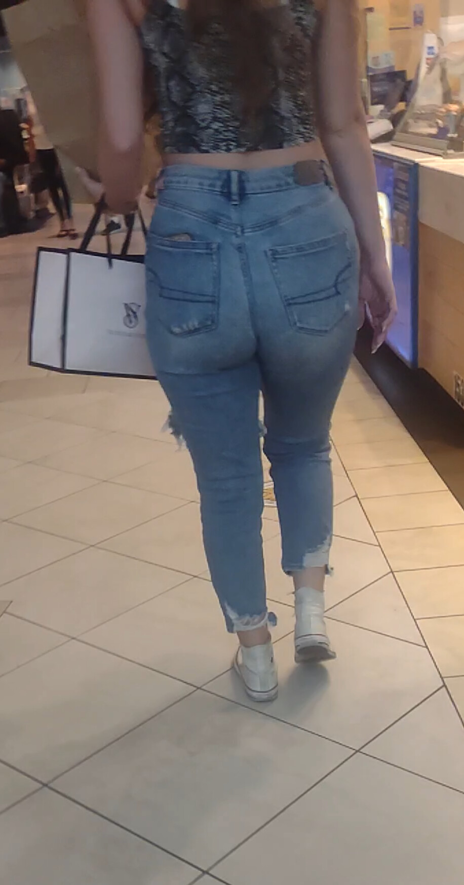 Mall Pawg Filling Out Some Jeans Tight Jeans Forum