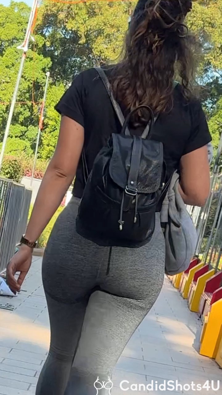 Nice Jiggling Ass walking down the street - (OC - Video) - Spandex ...