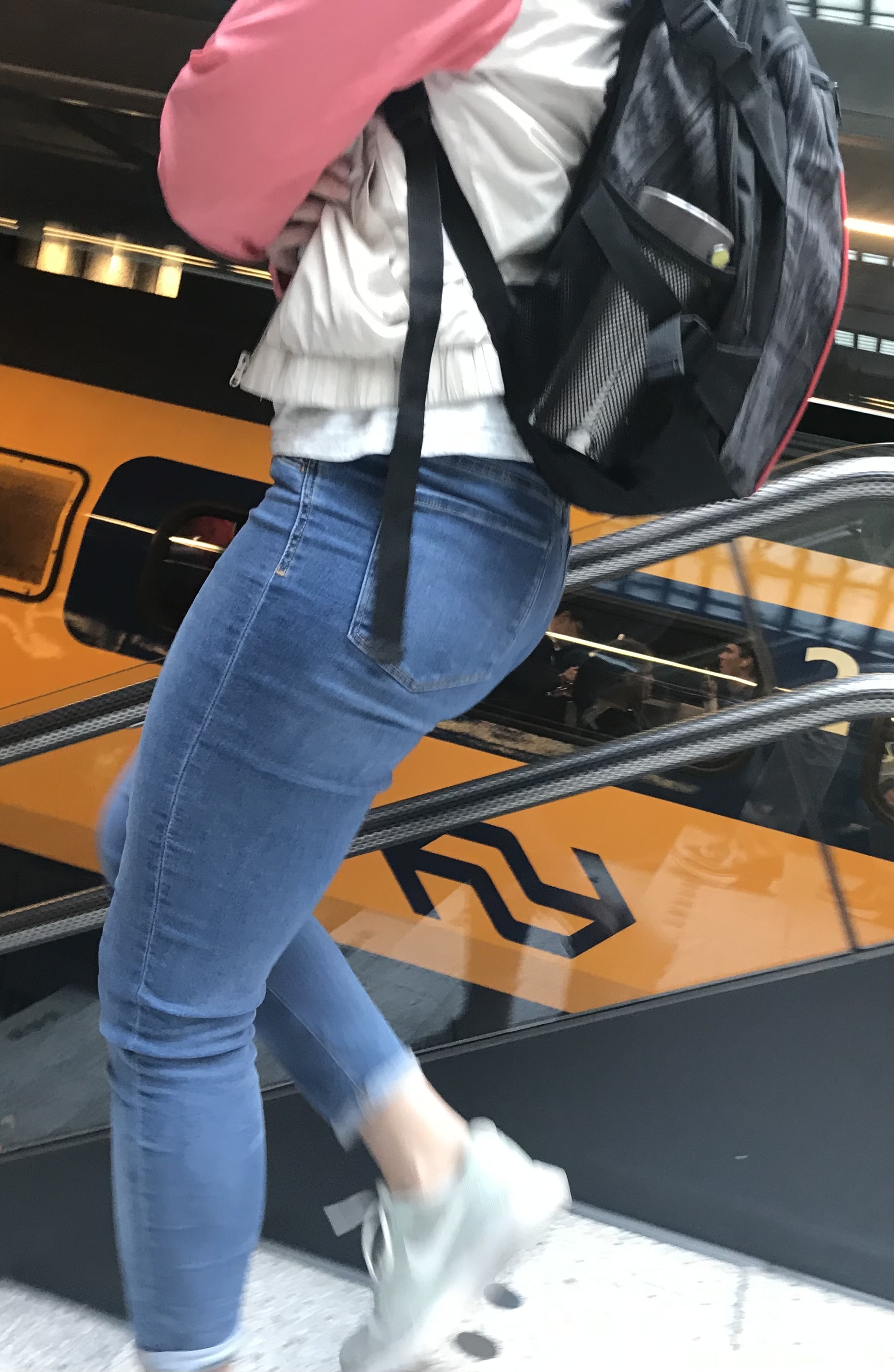 Two college students on bus + face shots - Tight Jeans - Forum
