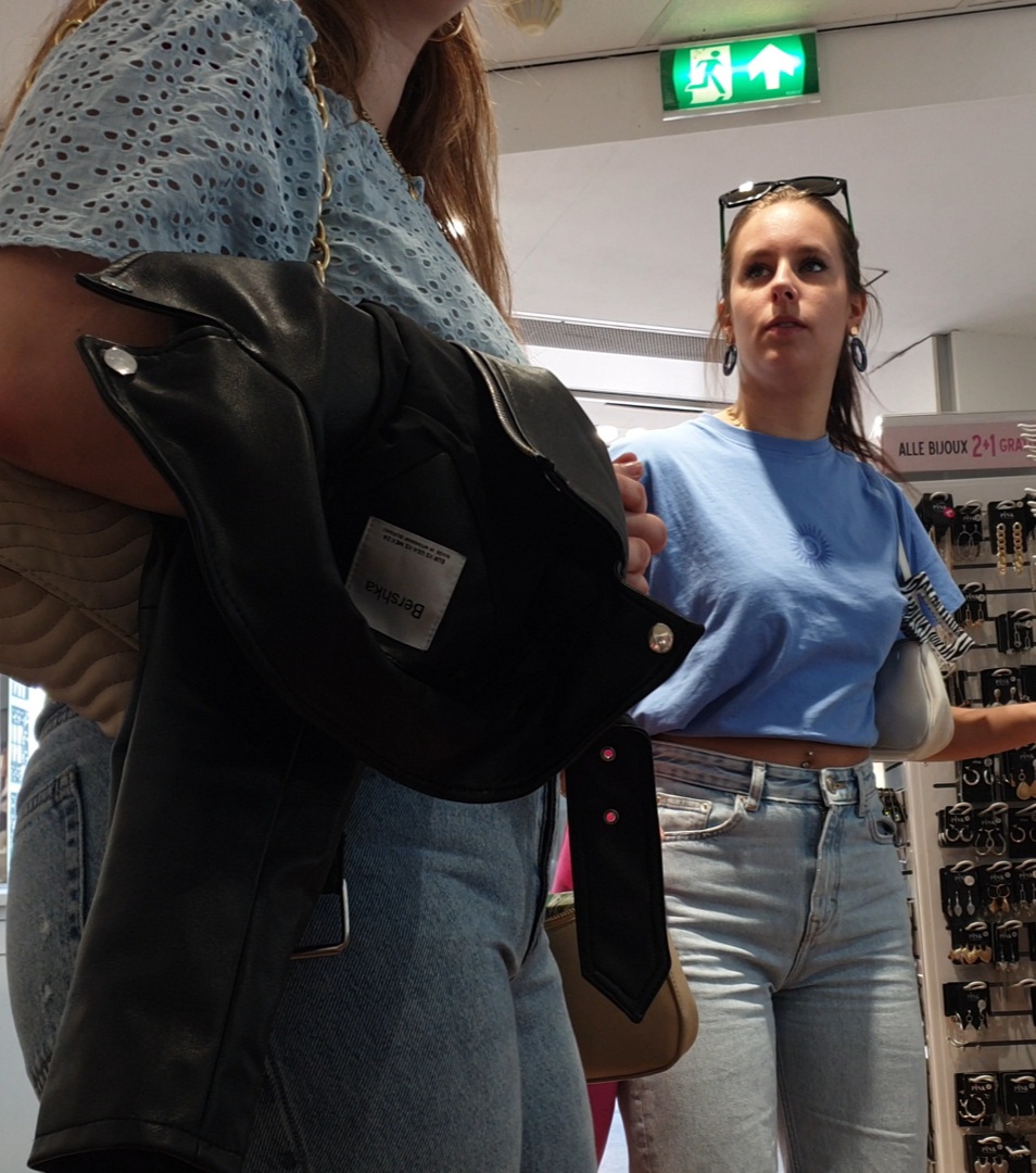Team jeans! 4 girls with tight asses shopping around in tight jeans ...