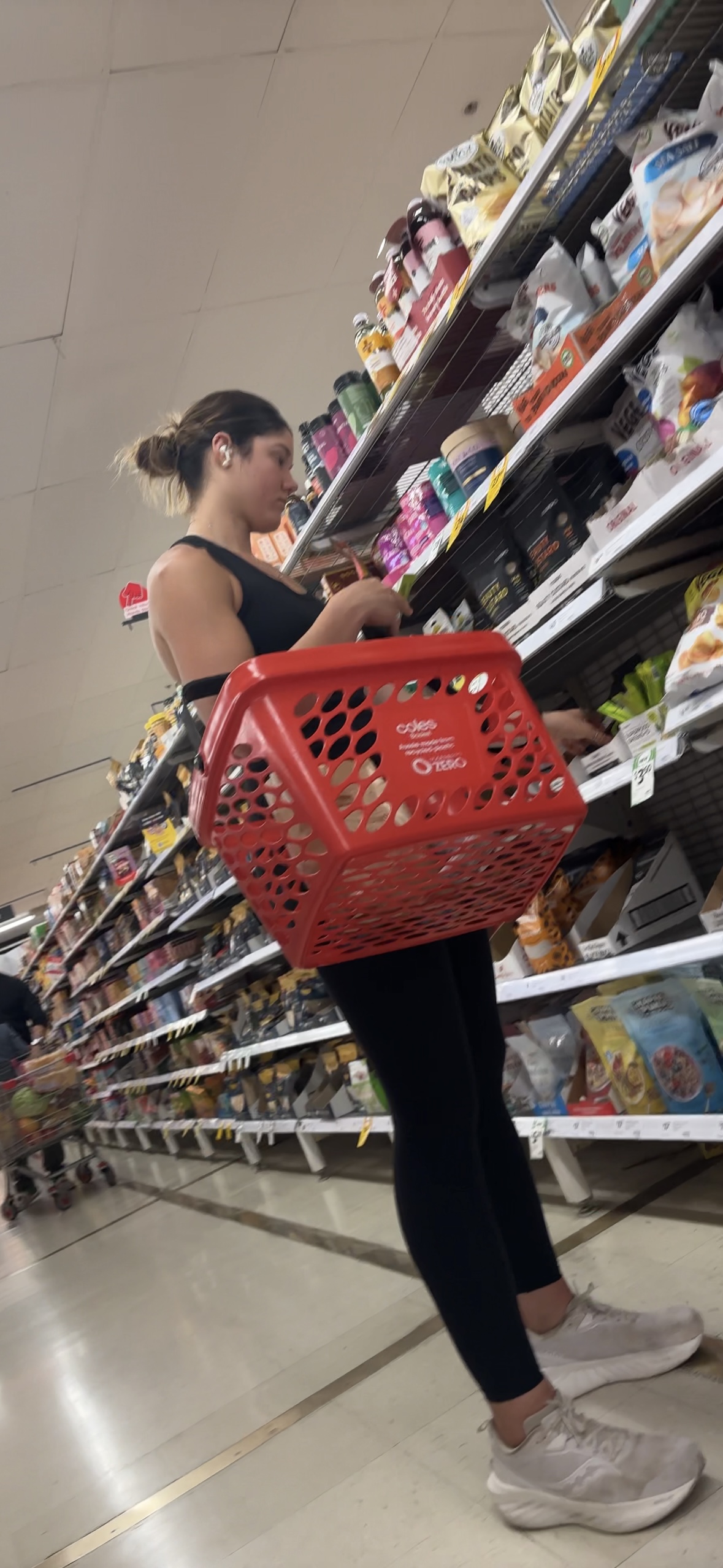 OC First Ever Cap: Tight Fit Bubble Bombshell in Leggings + Face Pic ...