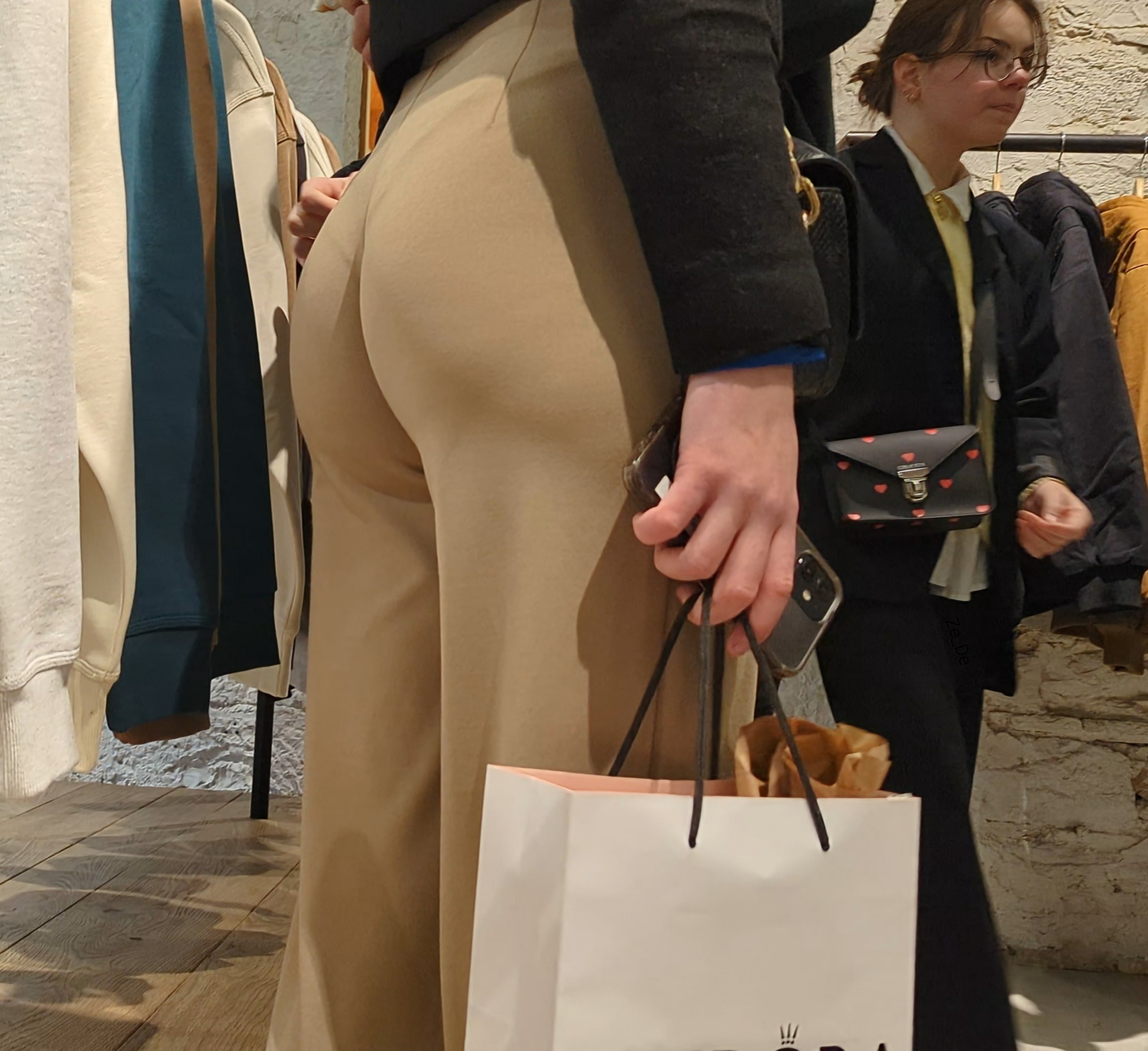 Another beige pants VPL 2 - Forum