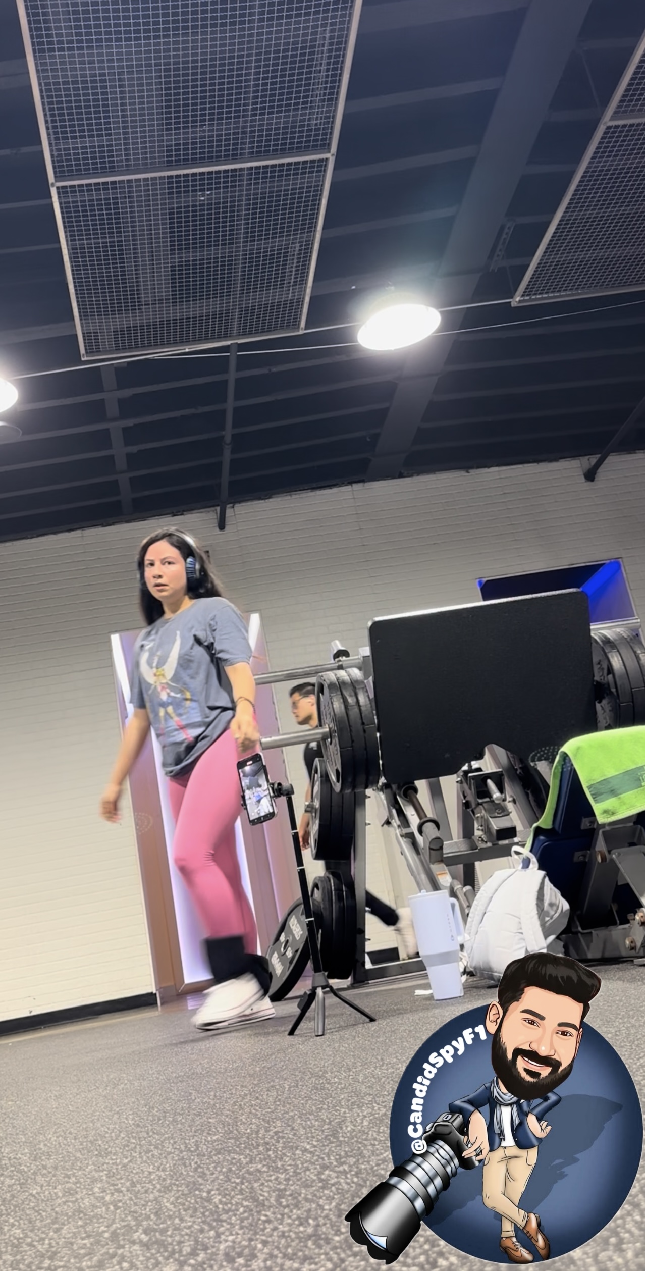 Colombia bending over showing VTL(OC) - Spandex, Leggings & Yoga Pants ...