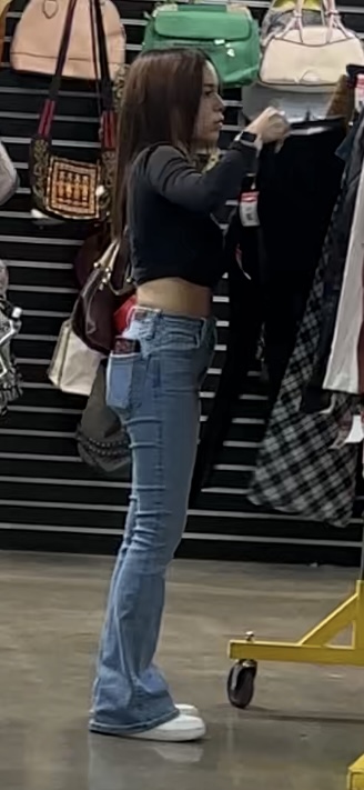 Petite Asian ho showing off tramp stamp & bubble butt - Tight Jeans - Forum