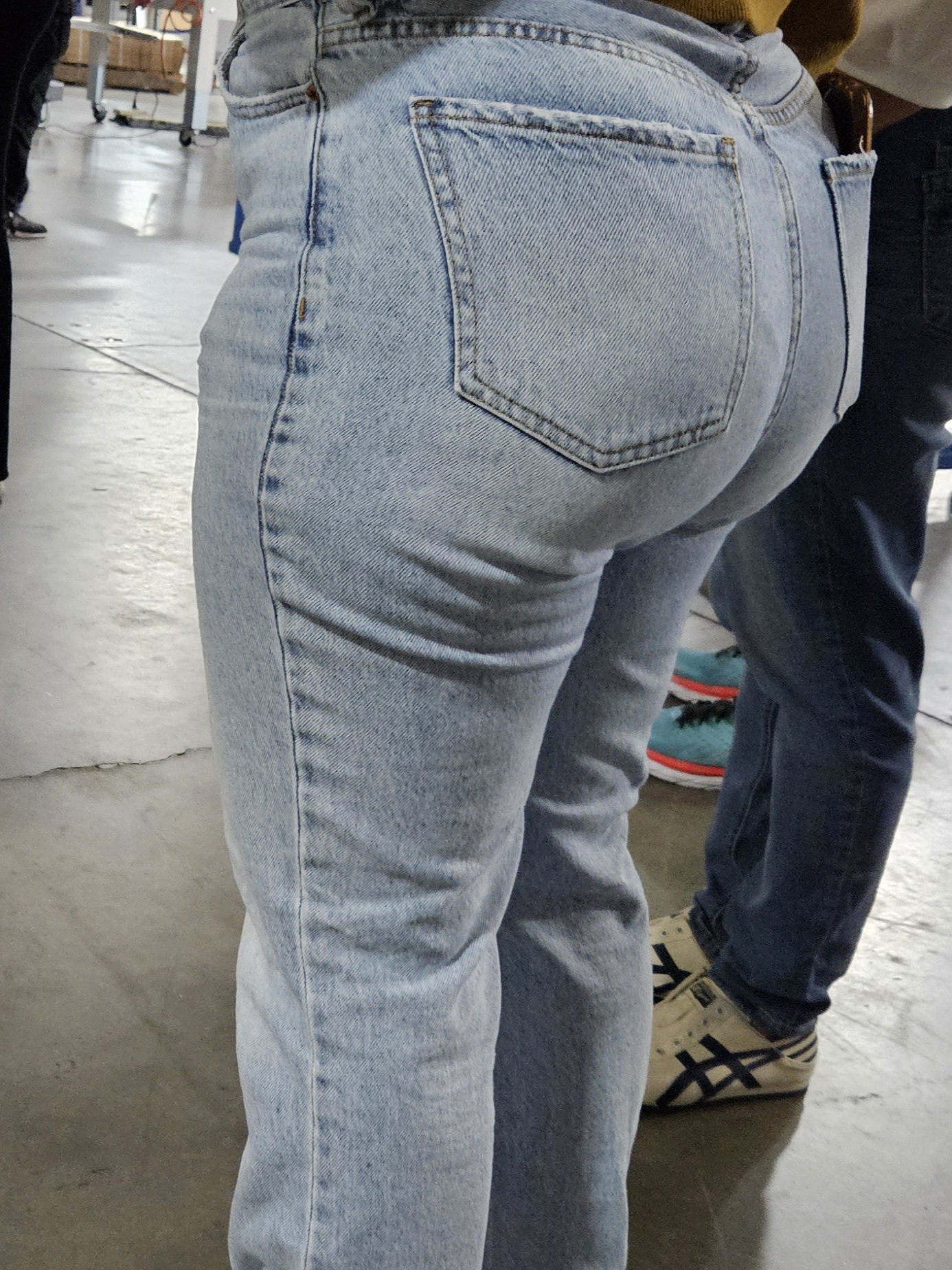BBL milf. Juicy jeans bubble ass! OC - Forum