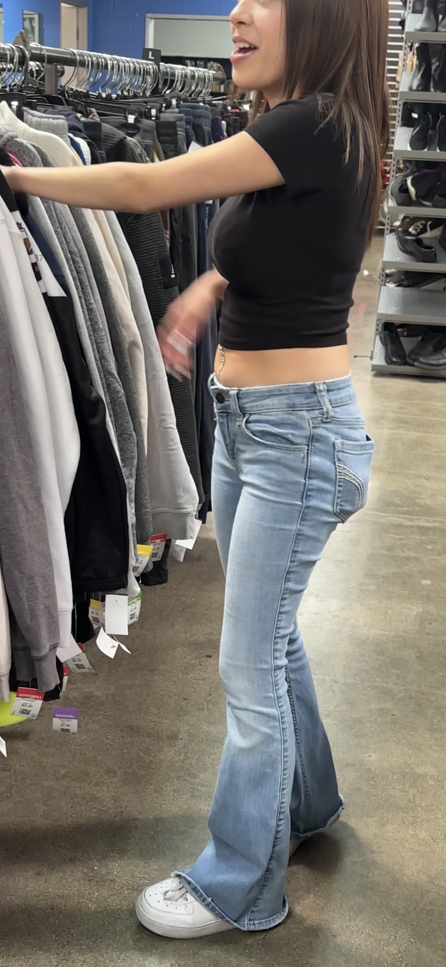 Petite Asian ho showing off tramp stamp & bubble butt - Tight Jeans - Forum