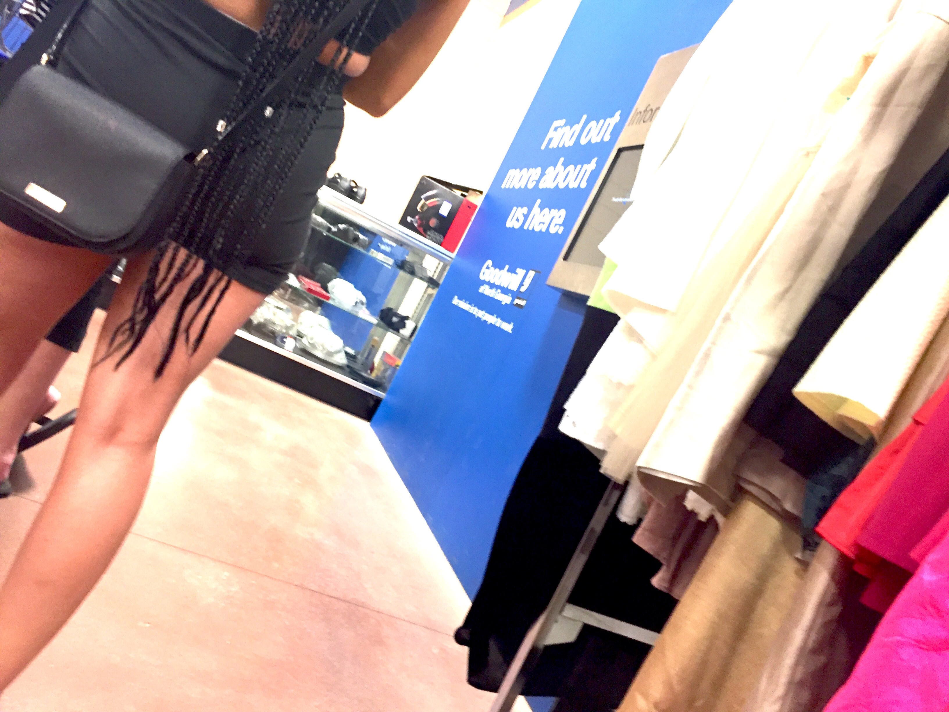 TONS or random candids - ass - Forum