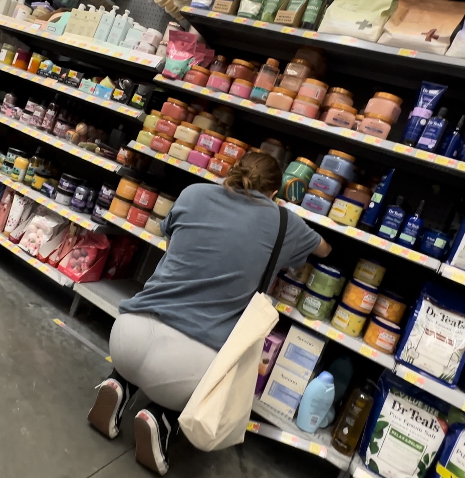 VPL white girl in shorts 😝 - Short Shorts & Volleyball - Forum