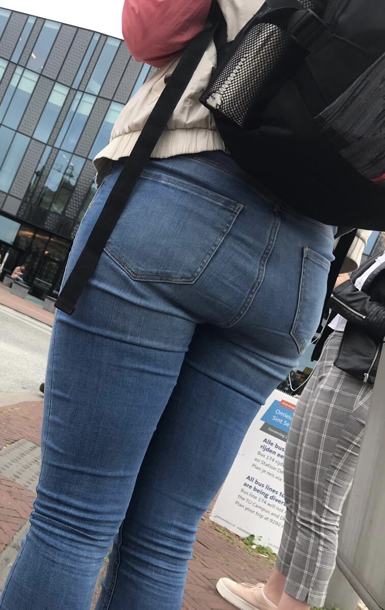 Two college students on bus + face shots - Tight Jeans - Forum
