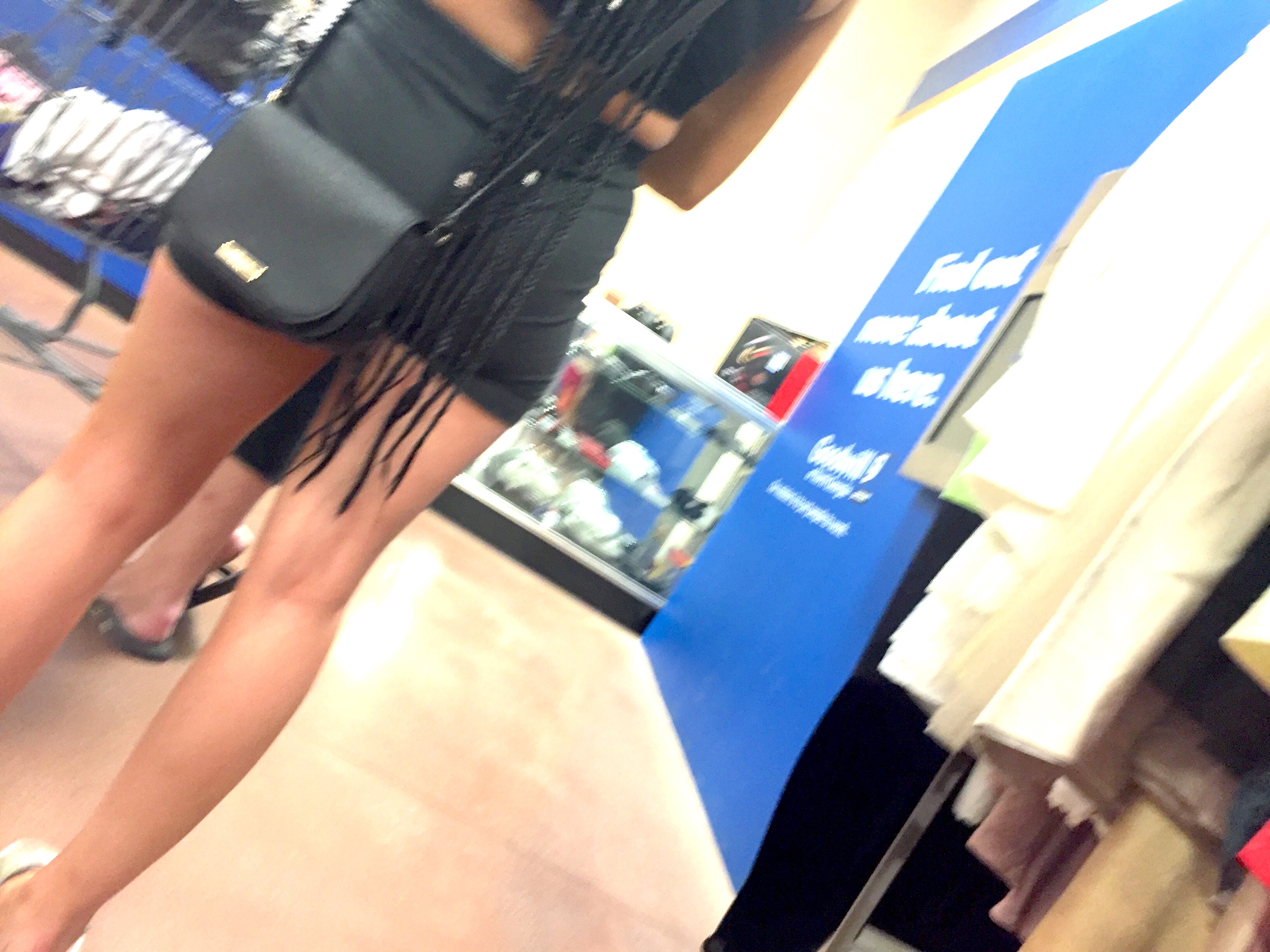 TONS or random candids - ass - Forum