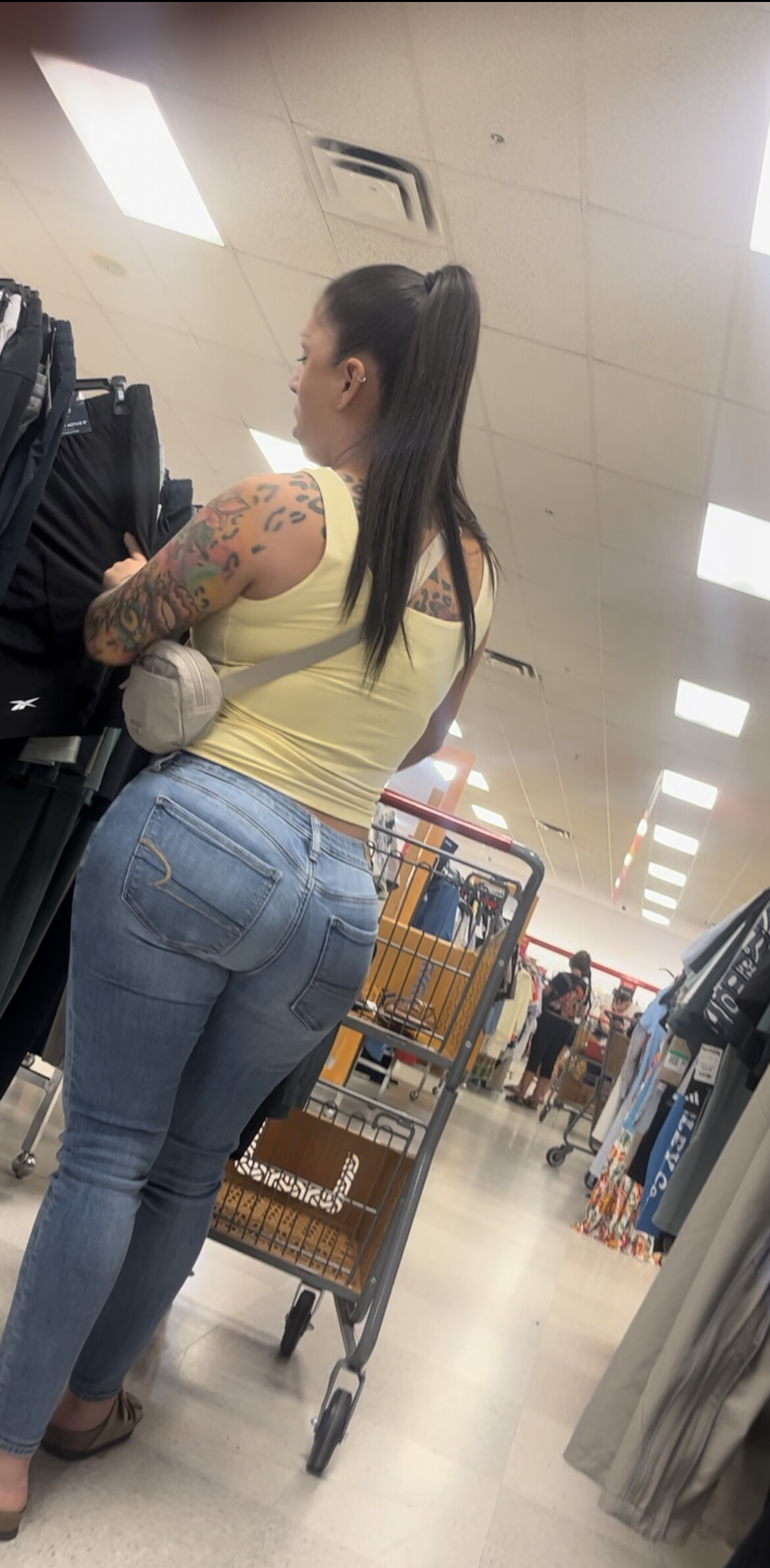 Latina Bbl in Jeans - Tight Jeans - Forum