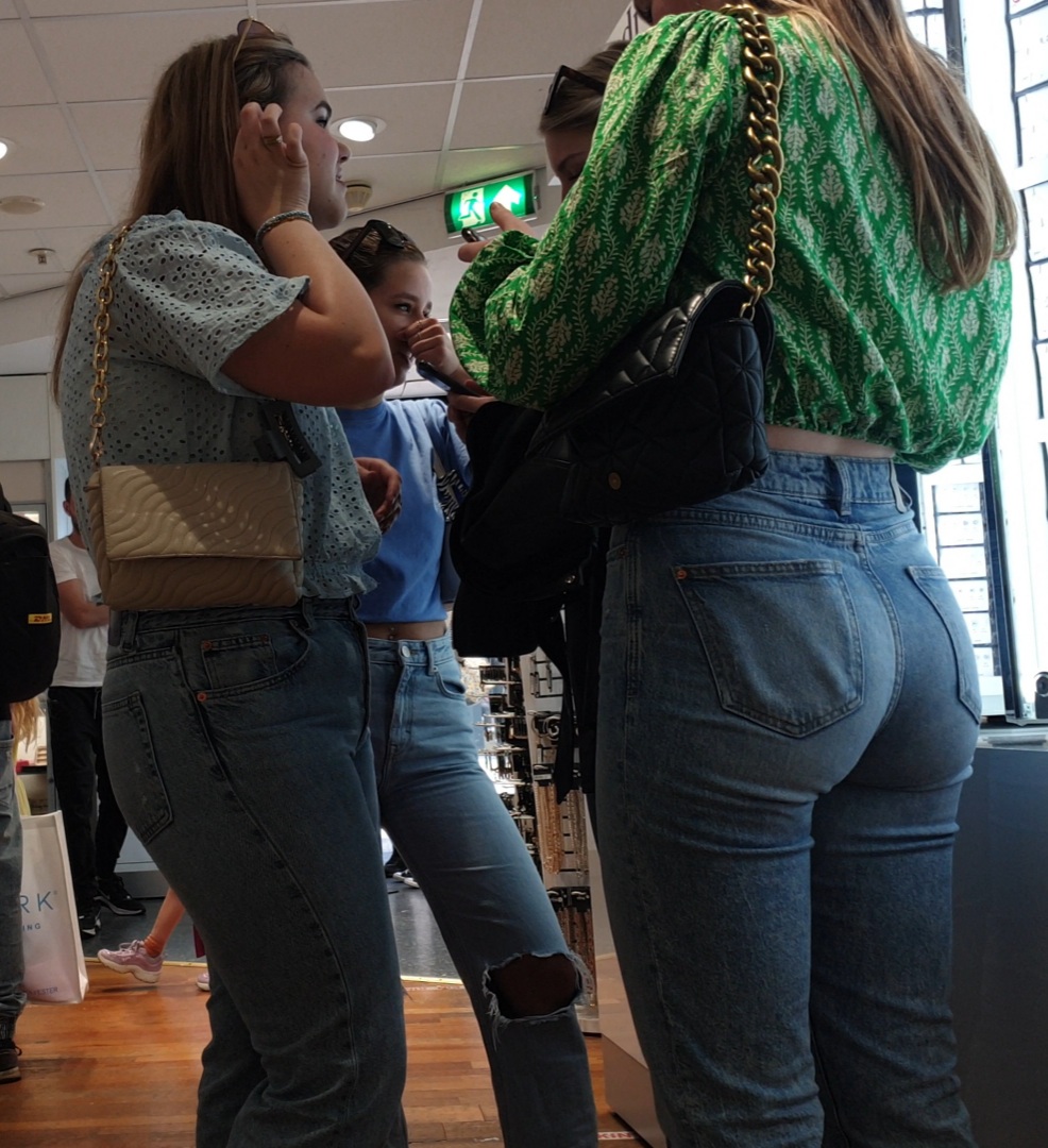 Team jeans! 4 girls with tight asses shopping around in tight jeans ...