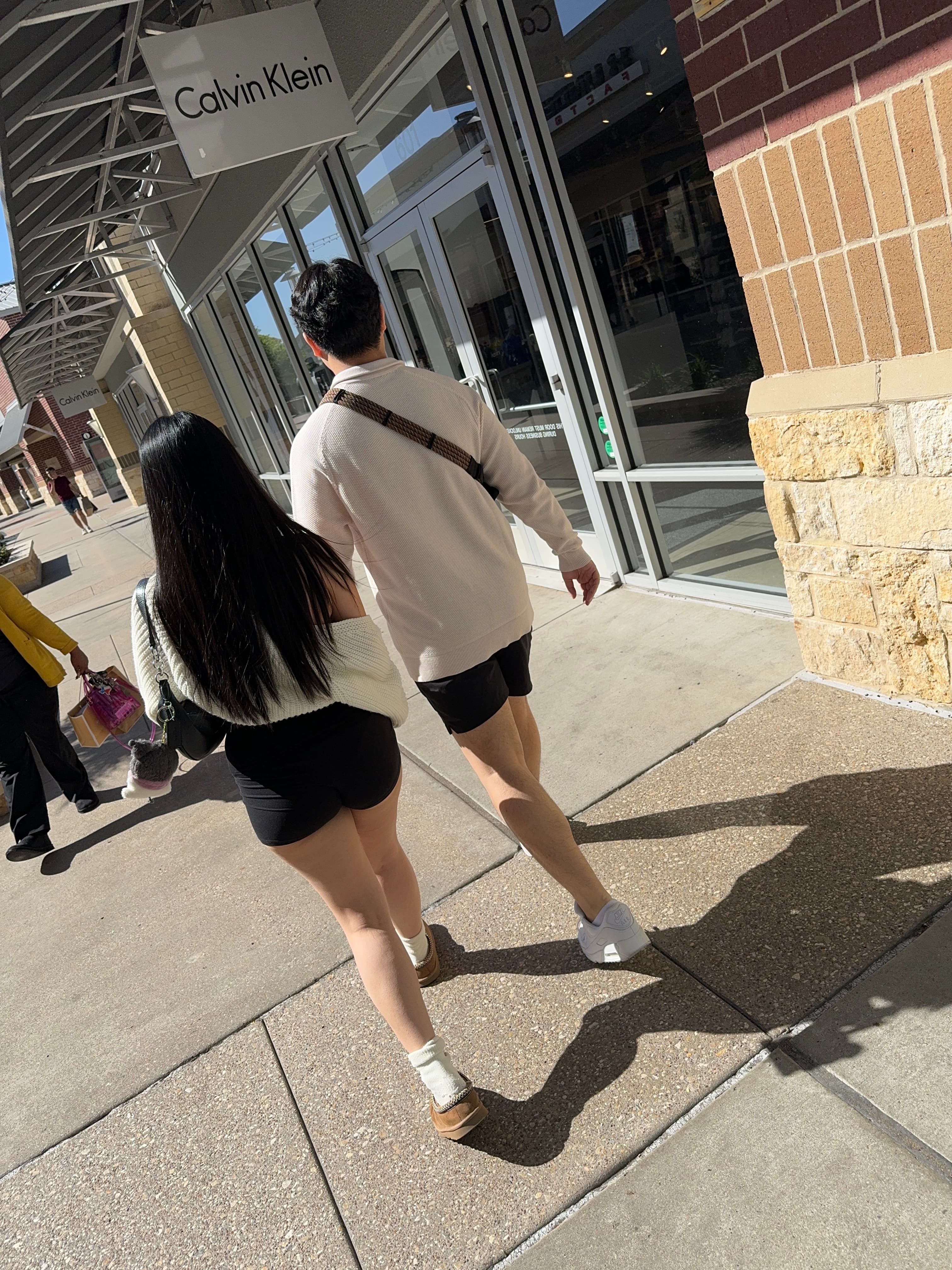 Thick ass shoping - Short Shorts & Volleyball - Forum