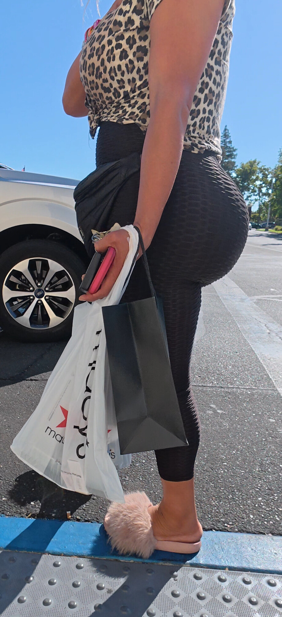 ( OC ) chatting up this monstrous BBL blondie - Spandex, Leggings ...