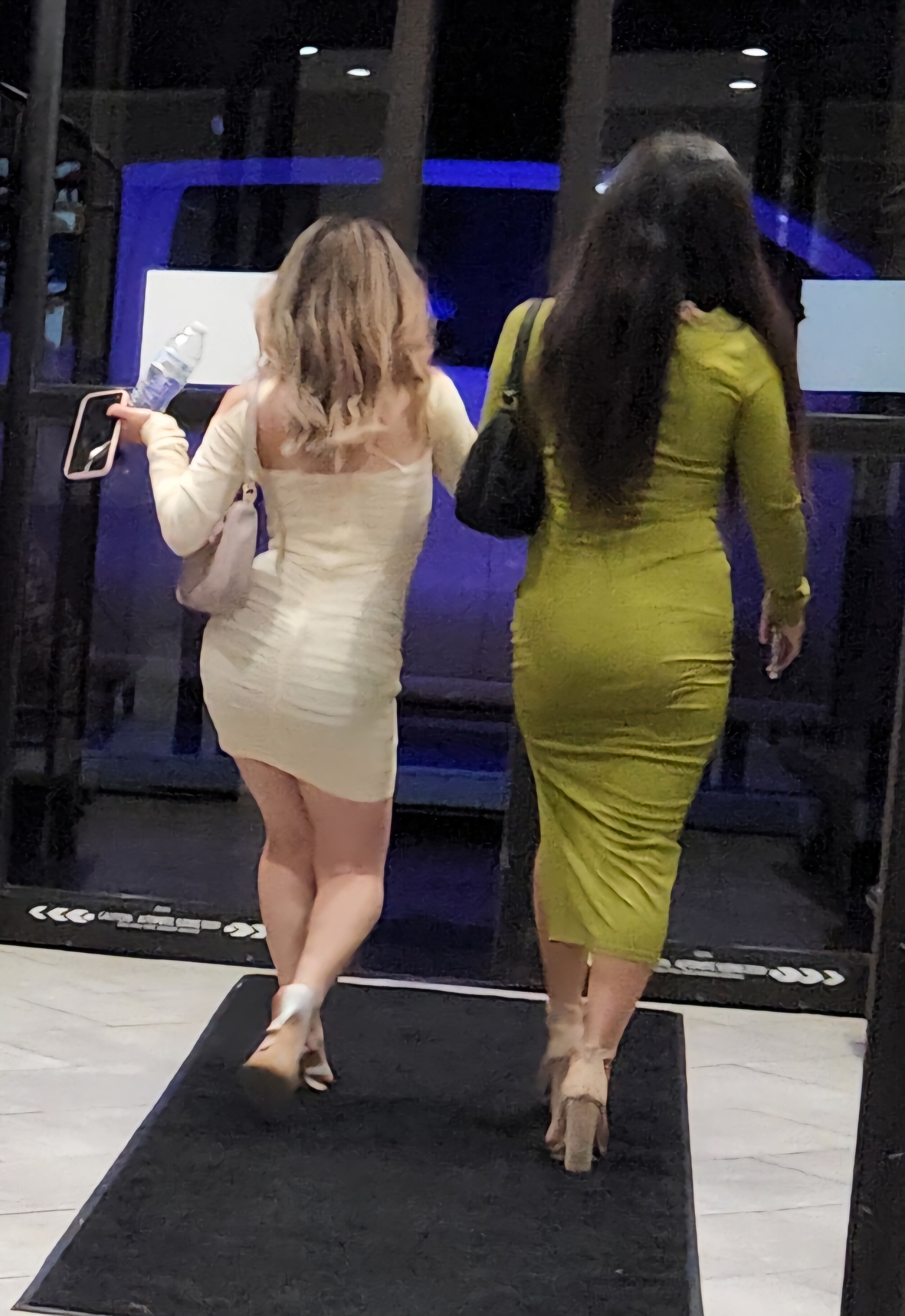 Random dump - Tight Jeans - Forum