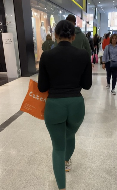 Legging-eating big booty ass (OC) - Spandex, Leggings & Yoga Pants - Forum