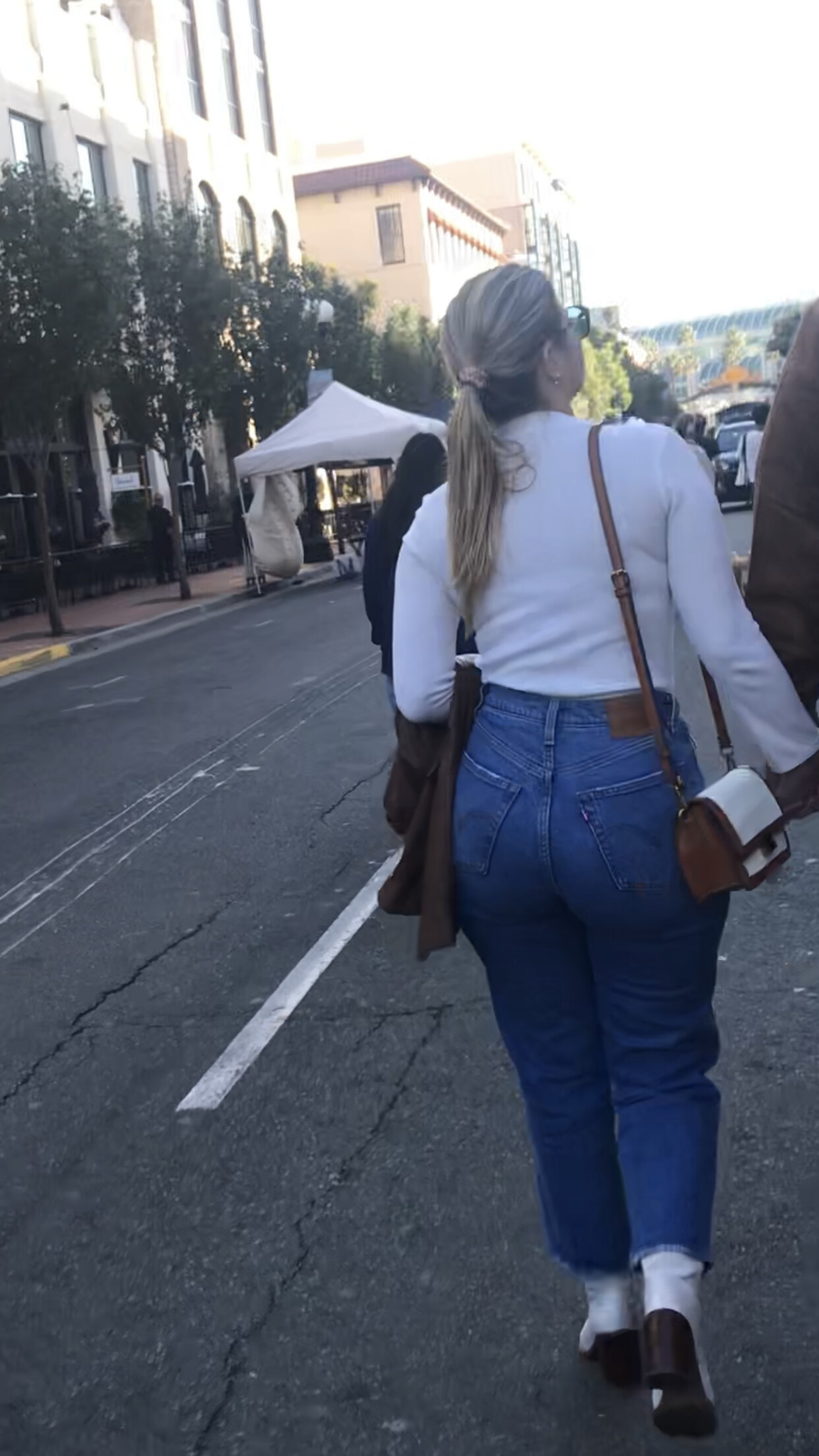 Capping someone’s Juicy PAWG Girlfriend 🍑 🤤 - Tight Jeans - Forum