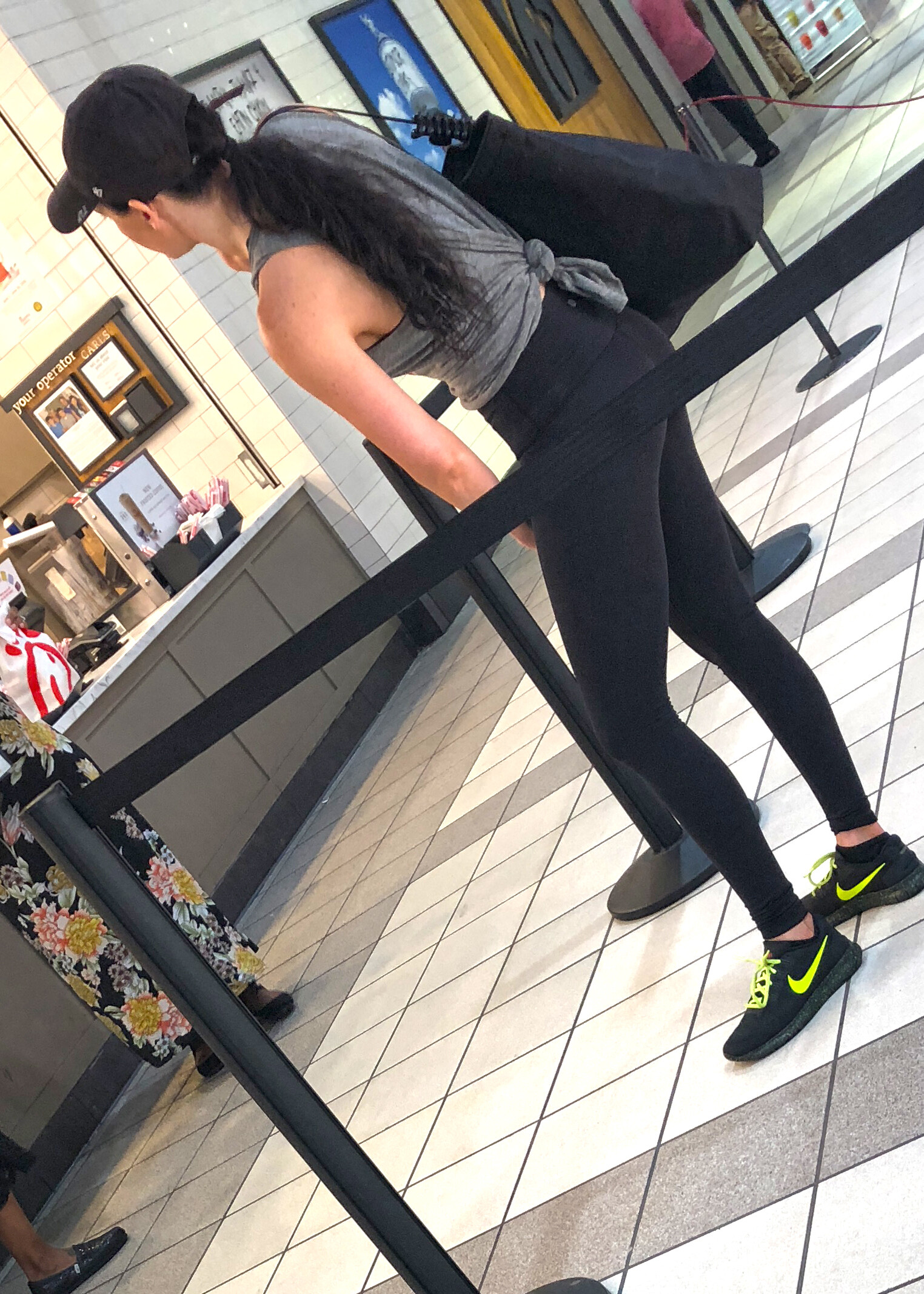 TONS or random candids - ass - Forum