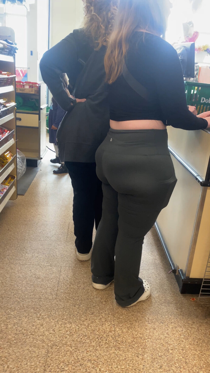 Phat wide pear pawg (NOT OC) - Spandex, Leggings & Yoga Pants - Forum