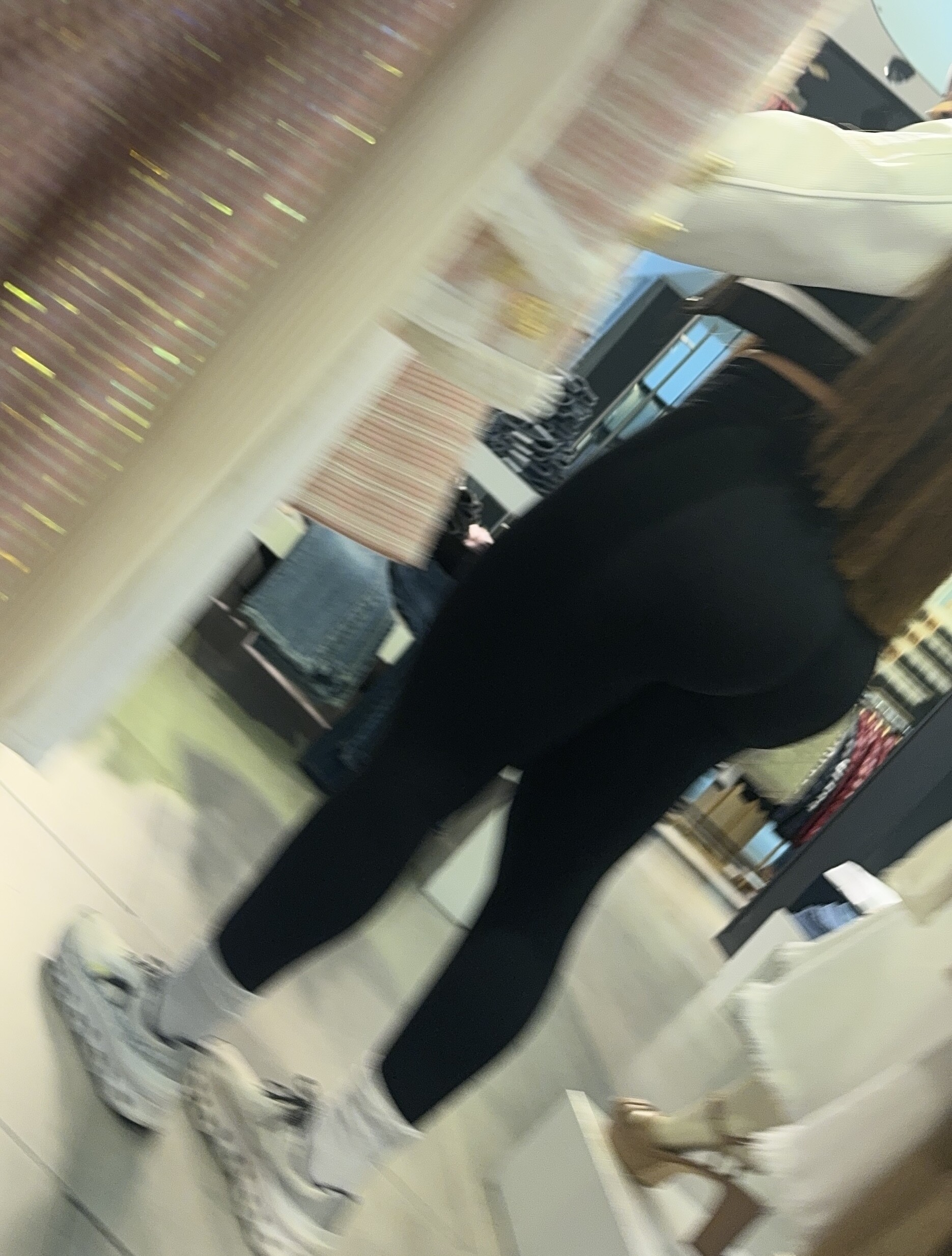 saw this girl at the mall - Short Shorts & Volleyball - Forum