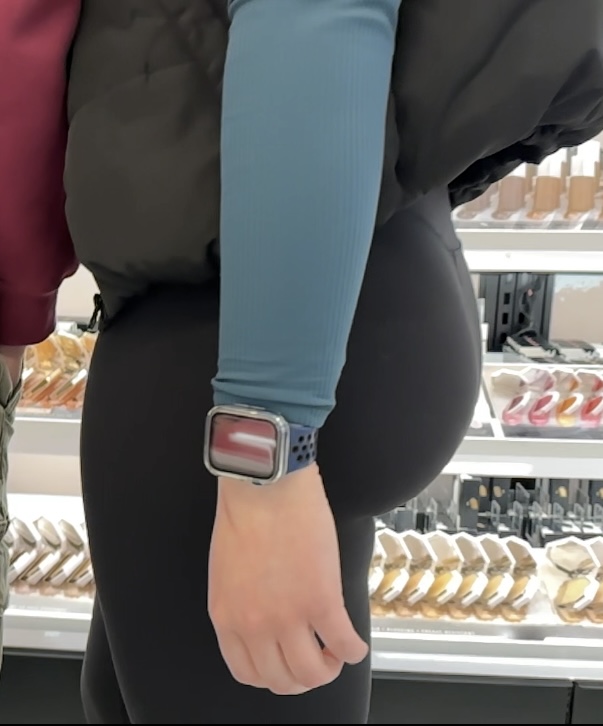 Juicy BubbleButt In Black LULULEMON Leggings(CamelToe And Closeups ...