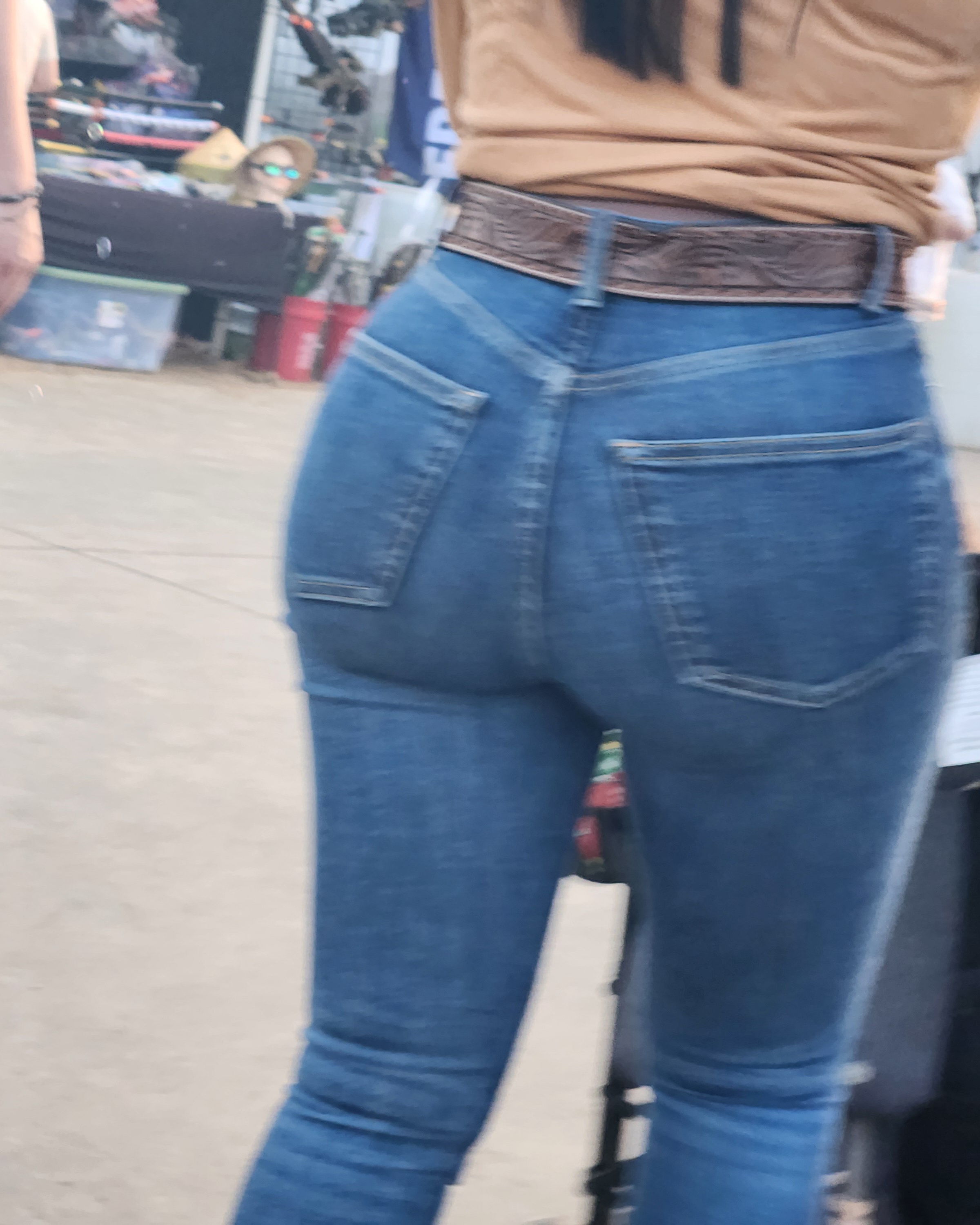 Out In The Wild 34 ( Fair edition BBL in tight jeans ) - Tight Jeans ...