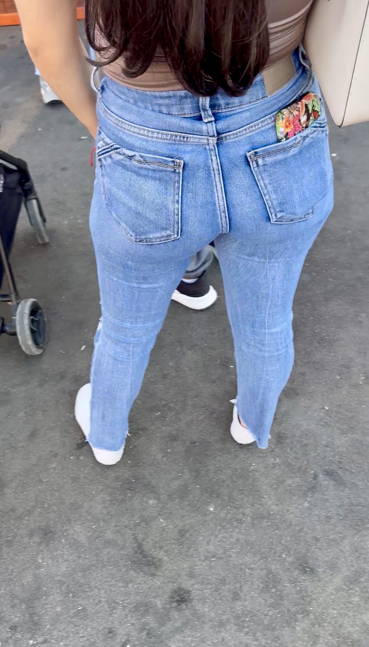 One Of My Best Caps In A While: A Tight Latina OC - Tight Jeans - Forum