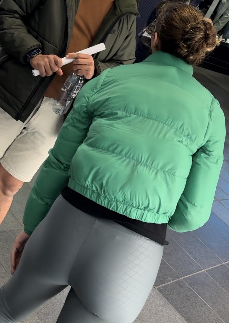 Sexy latina ass slight vtl in sexy tights - Spandex, Leggings & Yoga ...