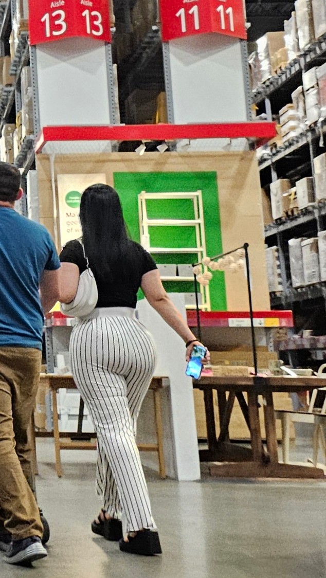 🔥 🇨🇴 Sexy Colombian woman 🔥 BBL OR NO BBL? (OC) - Tight Jeans - Forum
