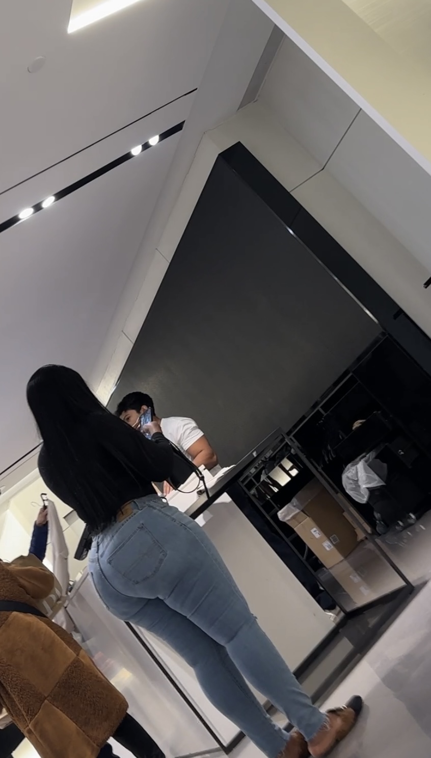 Big Fat Ass at Zara 🥵🍑 One of my best catches so far 🤤 - Forum