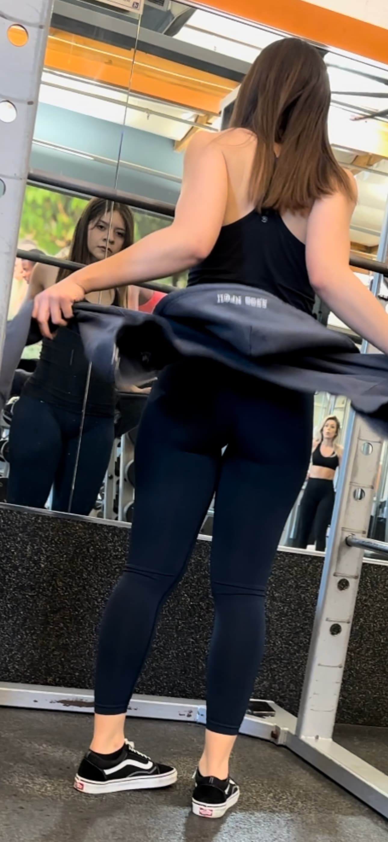 Tight Latina Squatting And Bent Oc Spandex Leggings And Yoga Pants Forum 7214